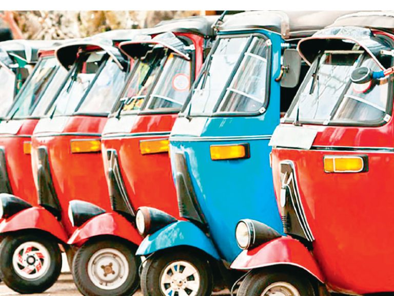 Gang Nabbed with 11 Stolen Three-Wheelers - Asian Mirror